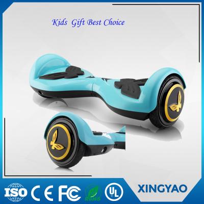 Cina I bambini a 4 pollici blu impermeabili equilibrano il motorino con due ruote in vendita