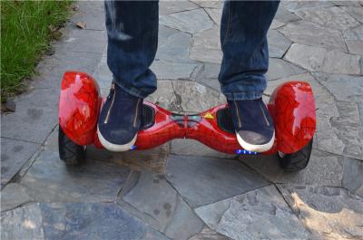 Cina Ruota elettrica Hoverboard del motorino 2 del bordo dell'equilibrio con le luci principali in vendita