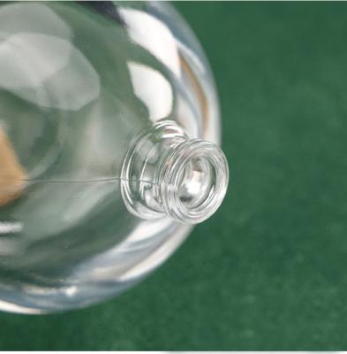 Cina Bottiglia vuota dei cosmetici del sotto della bottiglia 75ml del vapore leggero profumo sferico trasparente inferiore spesso della baionetta in vendita