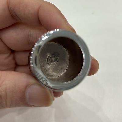 中国 スタイリッシュなパッケージングソリューションのための輝く / マット / ミラーズマック香水キャップ 販売のため