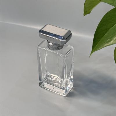 China Capas personalizadas de perfumes Zamak para garrafas de perfumes melhoram a apresentação e a marca do perfume à venda