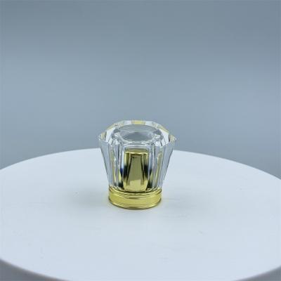 China High End Aluminium-Plastic Perfume Bottle Cap FEa15 with Non Spill Design and 15 mm Diameter for sale