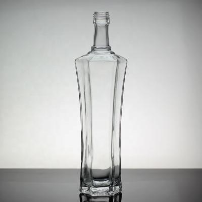 Cina Come personalizzato 500ml bottiglie di vodka di vetro con tappo a vite per la manovra di superficie di vodka in vendita
