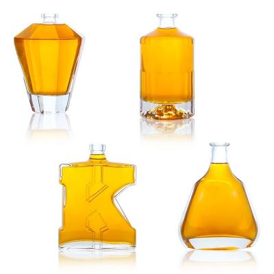 Cina Altre bevande 500 ml '700 ml 750 ml Bottiglia di vetro per tequila Gin Rum Whiskey Vodka in vendita
