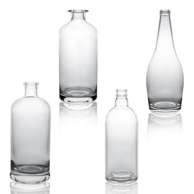 Cina Bottiglia di vetro Whisky Glass Vodka Gin Bottiglia di rum a sughero 375ml 500ml 700ml 750ml 1000ml in vendita
