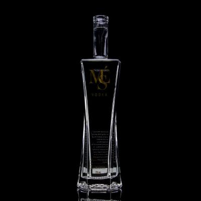 Cina Esquisitamente progettato Bottiglia di vodka liquore Chiara o personalizzata Bottiglia di vetro da 750 ml con sughero in vendita
