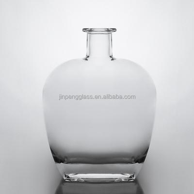 Cina Bottiglia di vetro piatta di 750 ml con sughero per vodka whisky gin bevande industriali in vendita