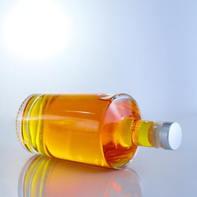 Cina Popular Shape Super Flint Glass Liquor Bottle per Vodka Whiskey Rum Tequila Gin Made in vendita