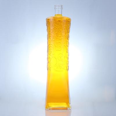 Cina Bottiglia di vetro per liquori industriali con forma unica e materiale in rilievo super-frittone in vendita
