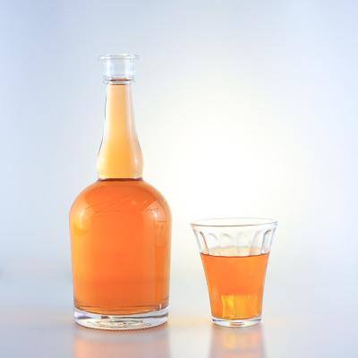 Cina Tequila Rum Champagne Brandy Whisky Bottiglia in vetro con collo lungo e superficie deccale in vendita