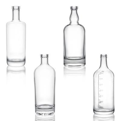 Cina Bottiglia di vetro con coperchio adattabile a diversi scenari di rum vodka whisky tequila gin in vendita