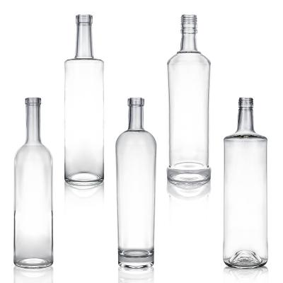 Cina Vendita diretta bottiglia di vetro con coperchio per rum vodka whisky tequila gin chiaro o personalizzato in vendita