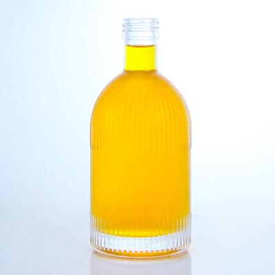 Cina Bottiglia di vetro per liquori industriali con strisce di tappo a vite e logo personalizzato in vendita