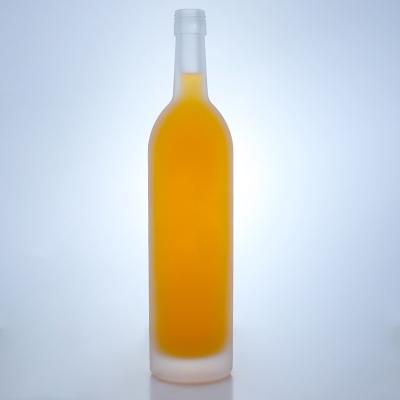 Cina Collare di vetro 750ml Classic Frosted Empty Clear Flint Gin Rum Champagne Brandy Whisky Liquor Bottle con sughero in vendita
