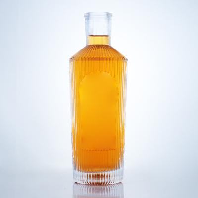 Cina Bottiglia in vetro di pietra di design unico da 700 ml per gin rum champagne brandy whisky liquore in vendita