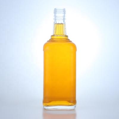 Cina Materiale del colletto Vetro trasparente 500ml 700ml 750ml Flint Glass Bottle per Vodka Gin Rum in vendita