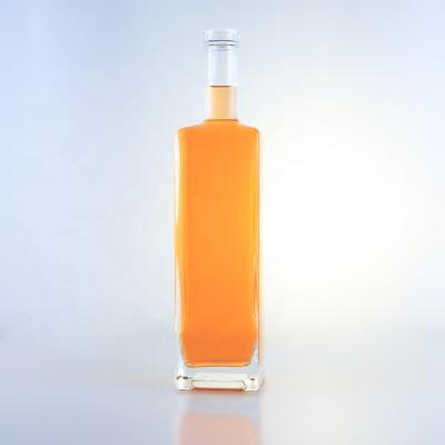 Cina Bottiglia di vetro a fondo spessa 750 ml per liquori, bevande, vini, whisky, vodka, gin in vendita
