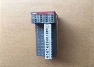 중국 AX561 1TNE968902R1301 S500 아날로그 IO 현대적 4AI / 2AO U/I PLC AC500 제어 판매용