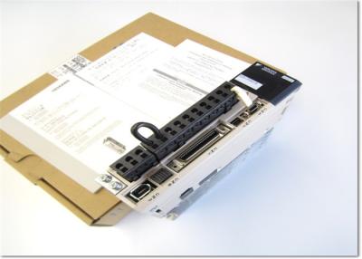 中国 Yaskawa産業Yaskawaサーボ ドライブ50W 100V SGDS-A5F01A IE 1の効率 販売のため