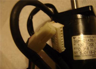 중국 YASHAWA 자동 귀환 제어 장치 모터 SGM-01A3SU11 브랜드 뉴 100W 200V 일반적인 점 접촉 다이오드 판매용