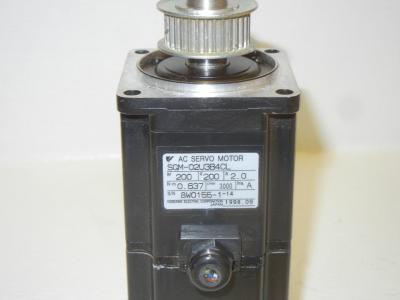 中国 新しく、元のYaskawaのサーボ モーター200V 3000/min SGM-02U3B4CL産業サーボ モーター 販売のため