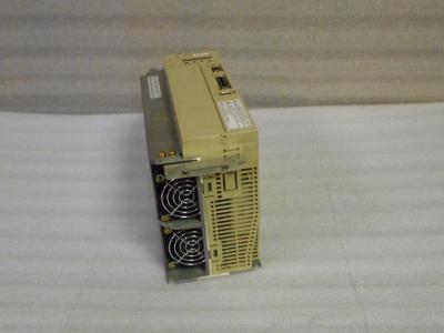 China A fase nova de ServoPack Yaskawa 3 entrou o motorista 2KW SGDM-20AD-RY1 do servo motor 200-230v à venda