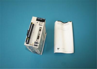 China Van de de Versterkerinput 4.9A van de Yaskawasgds Reeks Servo de FASE0-230v 7.6A 1kW OUTPUT sgds-10A12A 3 IN DOOS Te koop