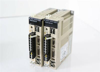 중국 새로운 고유 YASKAWA I50 와트는 0.64A 모터 SERVOPACK SGDS-A5A12A 자유로운 선박을 출력했습니다 판매용