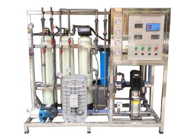 Cina Pianta di desalificazione messa in recipienti dell'acqua di mare del sistema a acqua Ultrapure mobile portatile 500LPH in vendita