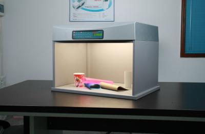 Cina Cabina del Governo di valutazione della scatola leggera di controllo di colore di P60+ con D65 TL84 CWF F/A UV TL83 in vendita