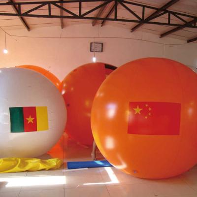 Cina Vendita a caldo Buon prezzo Dimensione personalizzata Pallone gonfiabile pubblicitario in PVC ad elio in vendita