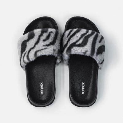Cina Pelliccia riutilizzabile nera del Faux di 39EU EVA Slide Sandal With Zebra in vendita