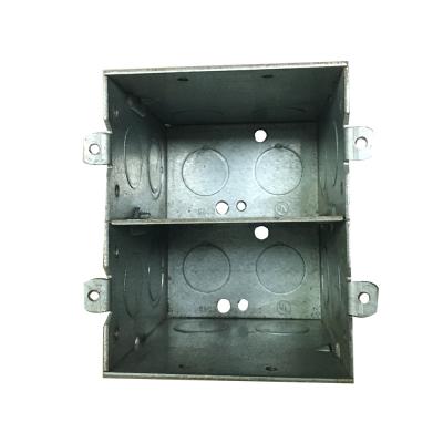 Cina Estensione Ring With Knockouts Fixing Screw della scatola quadrata di spessore 1.60mm in vendita