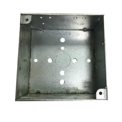 Cina Estensione Ring With Knockouts Fixing Screw della scatola quadrata di spessore 1.60mm in vendita