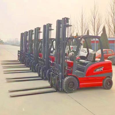 China Cheap Forklift Outdoor Terran Forklift Off-Road 2.5 Ton All Terrain Forklift 4x4 with Crane Attachments for sale