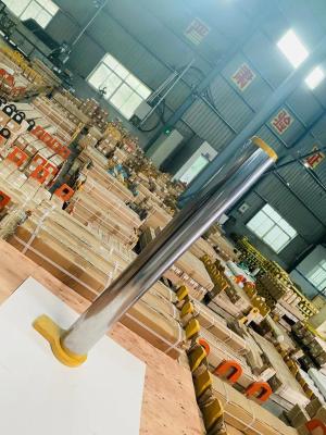 中国 PC360-7 45 鋼鉄 40Cr の掘削機のバケツ ピンの建設機械の部品 販売のため