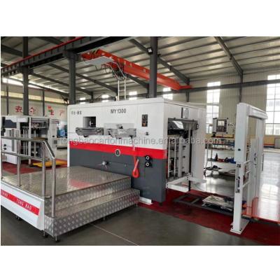 Cina Macchine semiautomatiche per il taglio e la creatura di piastre per scatole di cartone a forma speciale in vendita