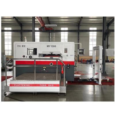 Cina Alta precisione 1500 Automatic Die Cutter Creaser Machine per la produzione di scatole di cartone in vendita