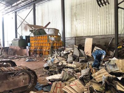 Κίνα Οριζόντια κουρά παλιοσίδερου με τη σίτιση στο μεταφορέα 1200mm του μήκους λεπίδων προς πώληση