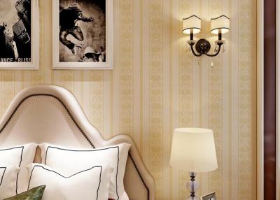 Cina Carta da parati non tessuta classica/carta da parati beige del damasco per la decorazione domestica, a prova d'umidità in vendita