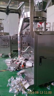 Cina Impacchettatrice multifunzionale del granello 380V per l'imballaggio della borsa di forma del triangolo con il sigillamento del riscaldamento in vendita