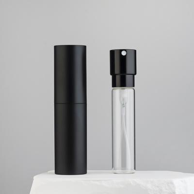 China Torsión anaranjada del arreglo para requisitos particulares encima de la botella 10ml del espray vacía para oral portátil en venta