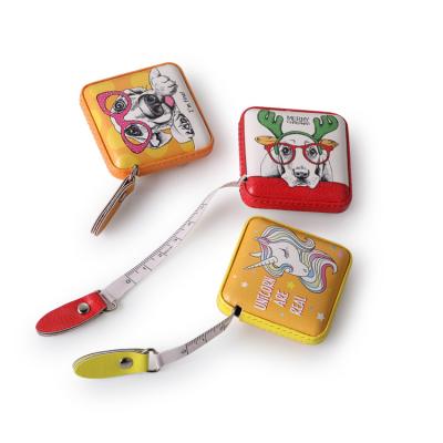 China Medida de fita de PU retrátil de dupla face com cor personalizável e faixa de 150 mm / 60 polegadas à venda