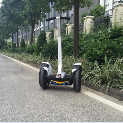 China Vespa personal azul ligera del transportador, vehículos eléctricos con la pantalla del LCD en venta