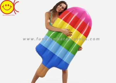 Cina Sedia di salotto gonfiabile del gelato dell'arcobaleno di Kickboard del materasso di aria del letto del galleggiante del ghiacciolo del giocattolo del gioco dell'acqua in vendita