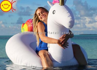Chine Les jeux gonflables géants de l'eau de licorne flottent les jouets de flottement de piscine de tour gonflable à vendre
