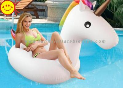 Chine L'eau gonflable de piscine de licorne gonflable de jouets flotte pour la couleur d'arc-en-ciel de piscine de bain à vendre