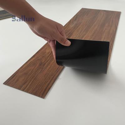 Cina Facile installazione Legno PVC SPC Cliccare Colla per pavimenti Piastrelle 0,3 mm/0,5 mm Strato di usura in vendita