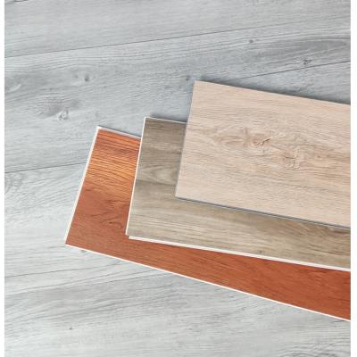 Cina 25 anni di vita Residenziale Legno di quercia SPC Pavimento in vinile Piso Pavimento ibrido per interni in vendita