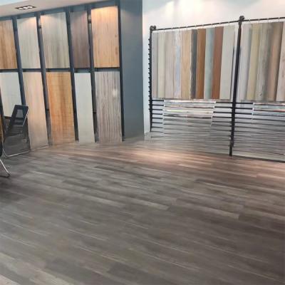 Cina 9'x48' Piano di taglia SPC Pavimento La combinazione perfetta di bellezza e durata in vendita